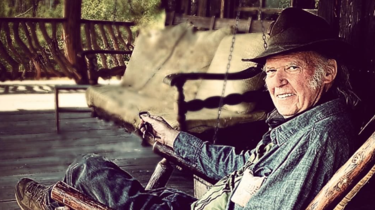 Neil Young, terrifié pour son avenir aux Etats-Unis : peur d'être ...